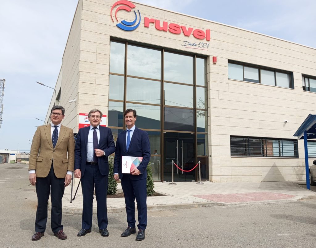 RUSVEL INAUGURA UN NUEVO CENTRO LOGÍSTICO EN EL PUERTO DE SEVILLA – Grupo Rusvel
